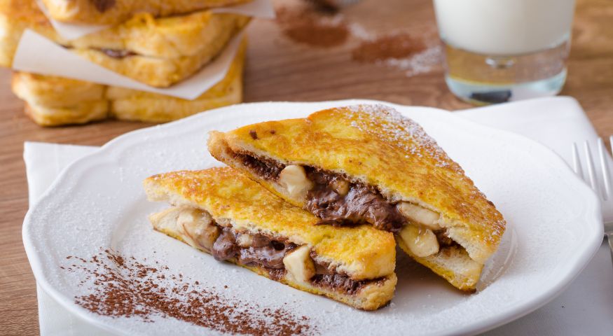 Pohani kruh s namazom od lješnjaka i bananama - CentarZdravlja